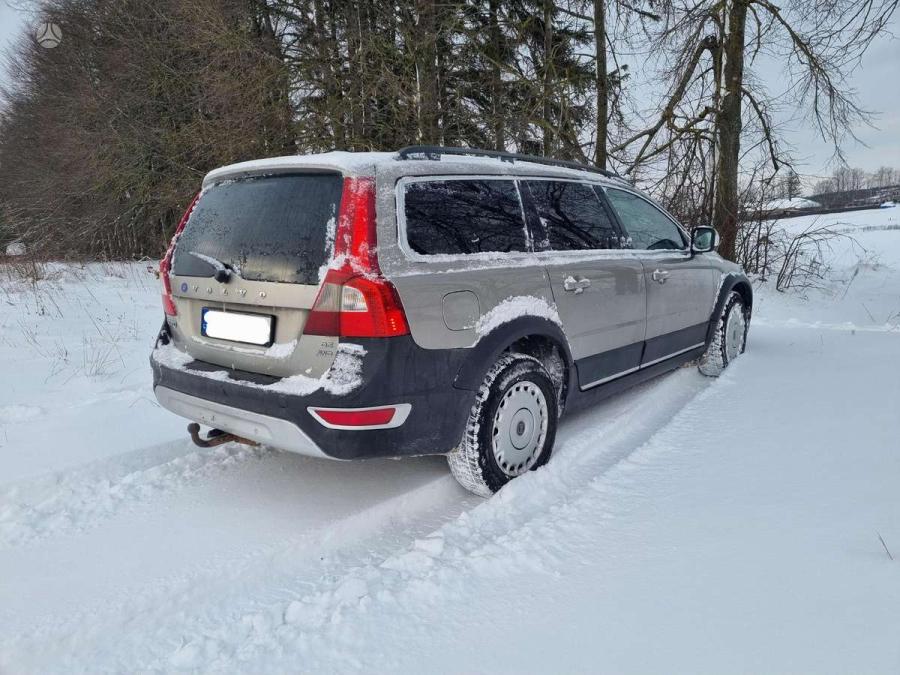 Brūns Volvo XC70 2008 Šalčininkai, ar dzinēja tilpumu 2.40 L un nobraukumu 590 tūkst. km par 3900 €, foto 6 vietnē AUTOMOTO.COM.LV
