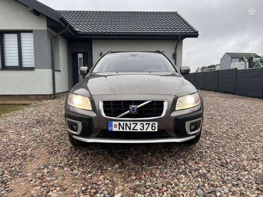 Brūns Volvo XC70 2008 Šalčininkai, ar dzinēja tilpumu 2.40 L un nobraukumu 322 tūkst. km par 5700 €, foto 1 vietnē AUTOMOTO.COM.LV