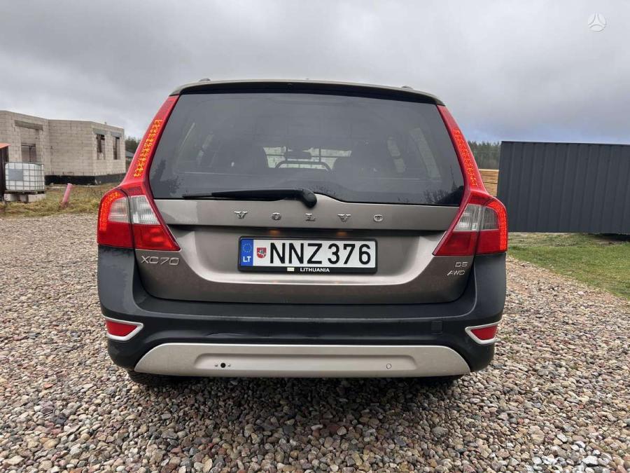 Brūns Volvo XC70 2008 Šalčininkai, ar dzinēja tilpumu 2.40 L un nobraukumu 322 tūkst. km par 5700 €, foto 2 vietnē AUTOMOTO.COM.LV
