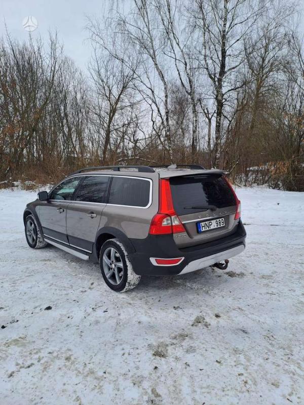 Brown Volvo XC70 2008 in Ukmerge, with an engine capacity of 2.40 L and mileage of 377 thousand km for 4750 €, photo 3 on AUTOMOTO.COM.LV