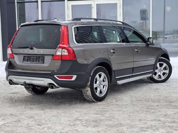 Brown Volvo XC70 2008 in Vilnius, with an engine capacity of 2.40 L and mileage of 271 thousand km for 6950 €, photo 7 on AUTOMOTO.COM.LV