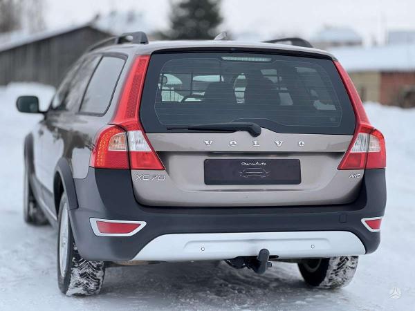 Brūns Volvo XC70 2008 Utena, ar dzinēja tilpumu 2.40 L un nobraukumu 265 tūkst. km par 6550 €, foto 3 vietnē AUTOMOTO.COM.LV