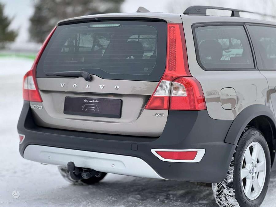 Brūns Volvo XC70 2008 Utena, ar dzinēja tilpumu 2.40 L un nobraukumu 265 tūkst. km par 6550 €, foto 21 vietnē AUTOMOTO.COM.LV