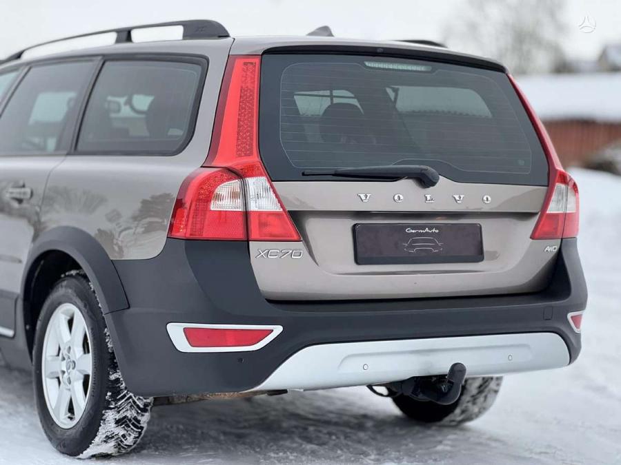 Brūns Volvo XC70 2008 Utena, ar dzinēja tilpumu 2.40 L un nobraukumu 265 tūkst. km par 6550 €, foto 22 vietnē AUTOMOTO.COM.LV
