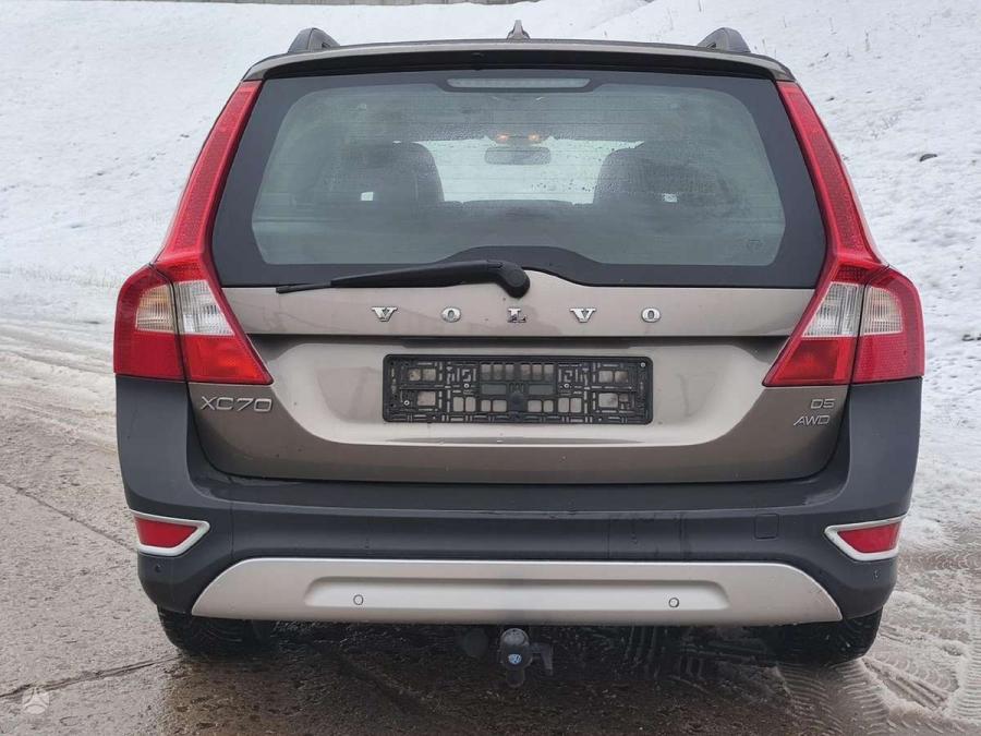 Brūns Volvo XC70 2008 Viļņa, ar dzinēja tilpumu 2.40 L un nobraukumu 330 tūkst. km par 7350 €, foto 25 vietnē AUTOMOTO.COM.LV