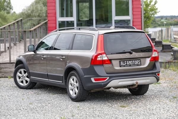 Brūns Volvo XC70 2008 Rīga, ar dzinēja tilpumu 2.40 L un nobraukumu 263 tūkst. km par 5490 €, foto 3 vietnē AUTOMOTO.COM.LV