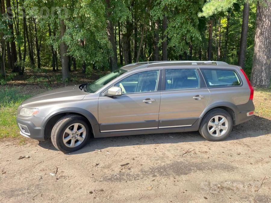 Brown Volvo XC70 2008 in Riga, with an engine capacity of 2.40 L and mileage of 520 thousand km for 1600 €, photo 5 on AUTOMOTO.COM.LV