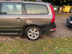 Brown Volvo XC70 2008 in Riga, with an engine capacity of 2.40 L and mileage of 520 thousand km for 1600 €, photo 10 on AUTOMOTO.COM.LV
