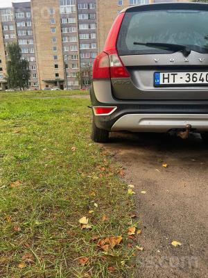 Brown Volvo XC70 2008 in Riga, with an engine capacity of 2.40 L and mileage of 520 thousand km for 1600 €, photo 11 on AUTOMOTO.COM.LV
