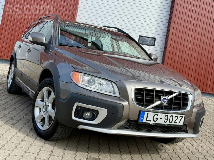 Brown Volvo XC70 2008 in Riga, with an engine capacity of 2.40 L and mileage of 484 thousand km for 3450 €, photo 1 on AUTOMOTO.COM.LV