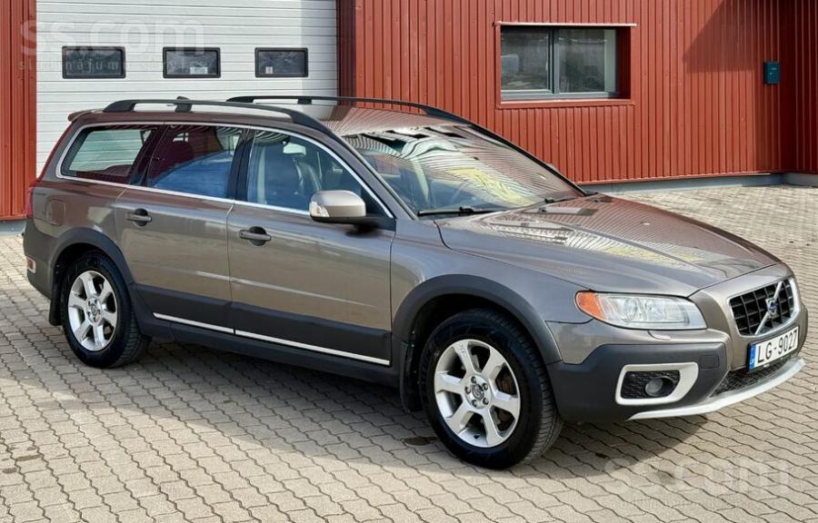 Brown Volvo XC70 2008 in Riga, with an engine capacity of 2.40 L and mileage of 484 thousand km for 3450 €, photo 4 on AUTOMOTO.COM.LV