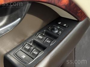 Brown Volvo XC70 2008 in Riga, with an engine capacity of 2.40 L and mileage of 484 thousand km for 3450 €, photo 11 on AUTOMOTO.COM.LV