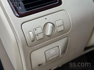 Brown Volvo XC70 2008 in Riga, with an engine capacity of 2.40 L and mileage of 484 thousand km for 3450 €, photo 12 on AUTOMOTO.COM.LV
