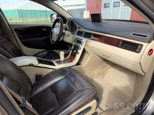 Brown Volvo XC70 2008 in Riga, with an engine capacity of 2.40 L and mileage of 484 thousand km for 3450 €, photo 16 on AUTOMOTO.COM.LV