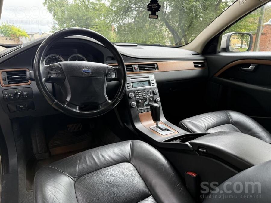 Brūns Volvo XC70 2008 Bauska, ar dzinēja tilpumu 2.40 L un nobraukumu 431 tūkst. km par 4200 €, foto 10 vietnē AUTOMOTO.COM.LV