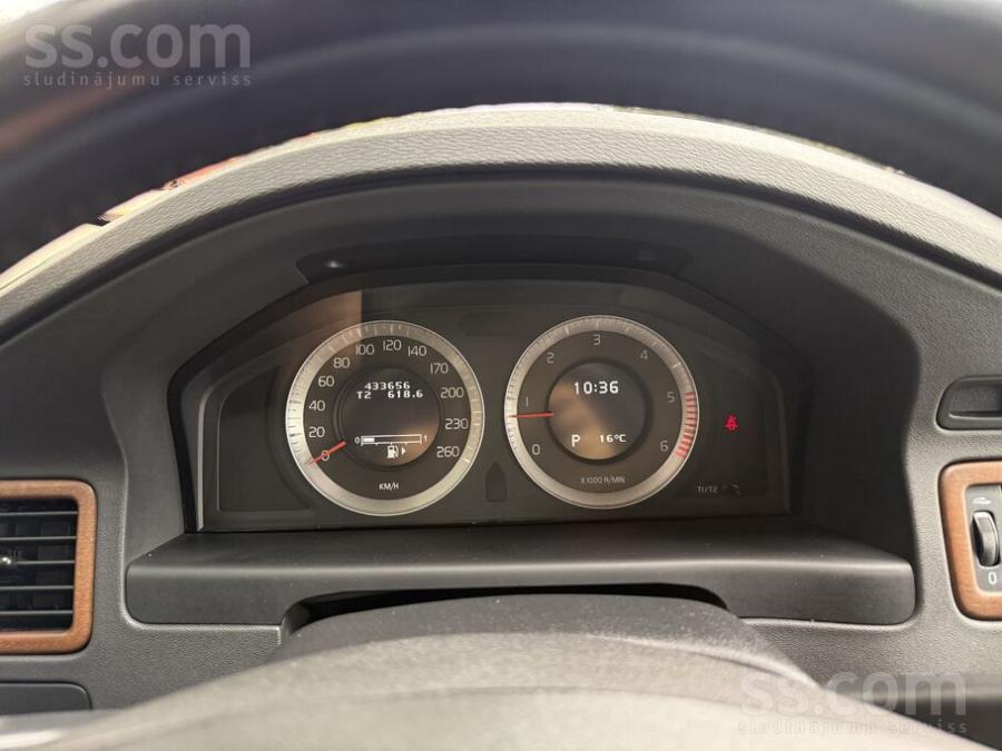 Brūns Volvo XC70 2008 Bauska, ar dzinēja tilpumu 2.40 L un nobraukumu 431 tūkst. km par 4200 €, foto 19 vietnē AUTOMOTO.COM.LV