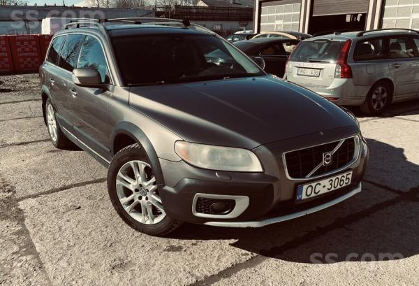 Brūns Volvo XC70 2008 Rīga, ar dzinēja tilpumu 2.40 L un nobraukumu 448 tūkst. km par 3500 €, foto 1 vietnē AUTOMOTO.COM.LV