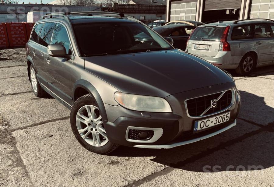 Brūns Volvo XC70 2008 Rīga, ar dzinēja tilpumu 2.40 L un nobraukumu 448 tūkst. km par 3500 €, foto 1 vietnē AUTOMOTO.COM.LV