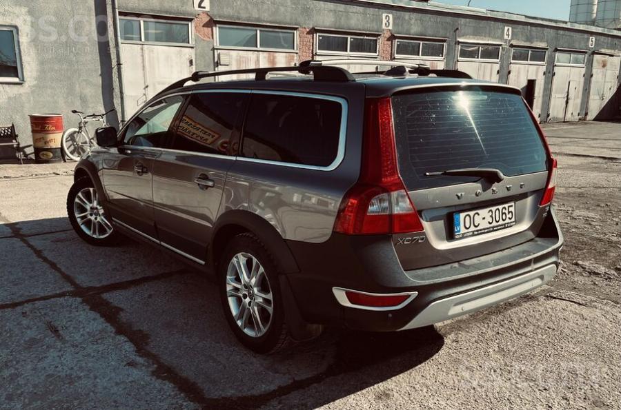 Brūns Volvo XC70 2008 Rīga, ar dzinēja tilpumu 2.40 L un nobraukumu 448 tūkst. km par 3500 €, foto 3 vietnē AUTOMOTO.COM.LV