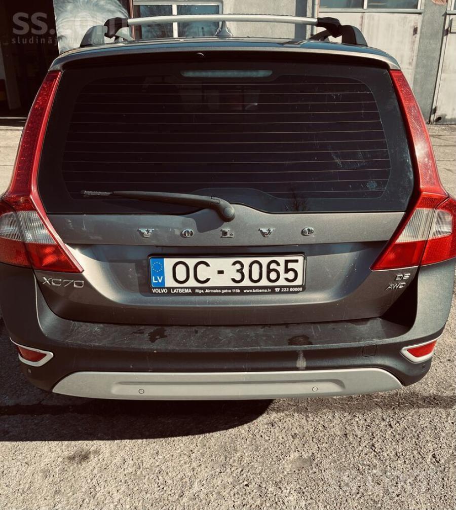 Brūns Volvo XC70 2008 Rīga, ar dzinēja tilpumu 2.40 L un nobraukumu 448 tūkst. km par 3500 €, foto 8 vietnē AUTOMOTO.COM.LV
