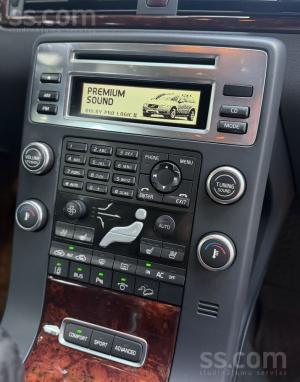 Brūns Volvo XC70 2008 Rīga, ar dzinēja tilpumu 2.40 L un nobraukumu 337 tūkst. km par 5900 €, foto 12 vietnē AUTOMOTO.COM.LV