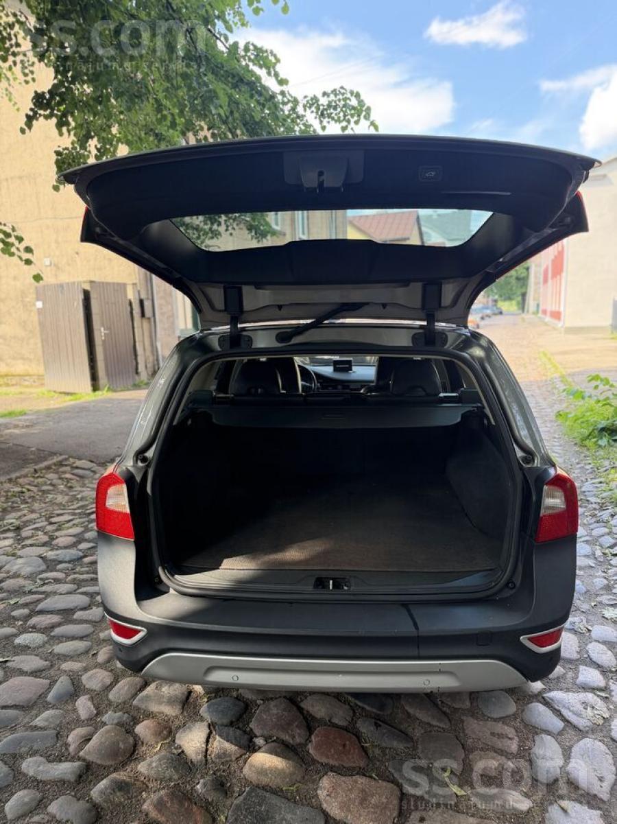 Brūns Volvo XC70 2008 Rīga, ar dzinēja tilpumu 2.40 L un nobraukumu 337 tūkst. km par 5900 €, foto 16 vietnē AUTOMOTO.COM.LV