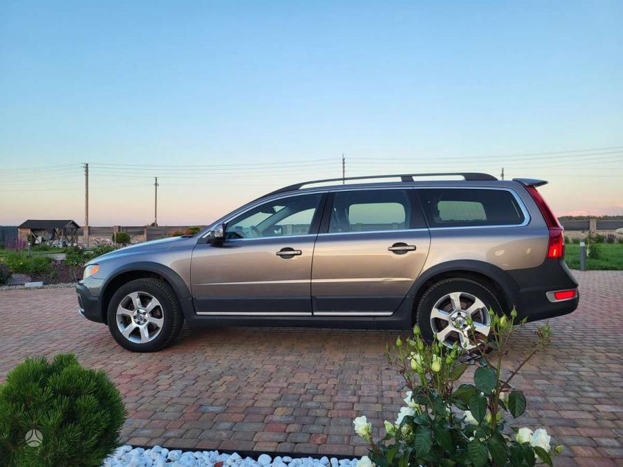 Brūns Volvo XC70 2008 Viļņa, ar dzinēja tilpumu 2.40 L un nobraukumu 290 tūkst. km par 6199 €, foto 4 vietnē AUTOMOTO.COM.LV