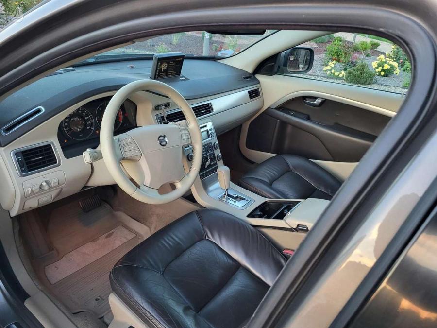 Brūns Volvo XC70 2008 Viļņa, ar dzinēja tilpumu 2.40 L un nobraukumu 290 tūkst. km par 6199 €, foto 18 vietnē AUTOMOTO.COM.LV