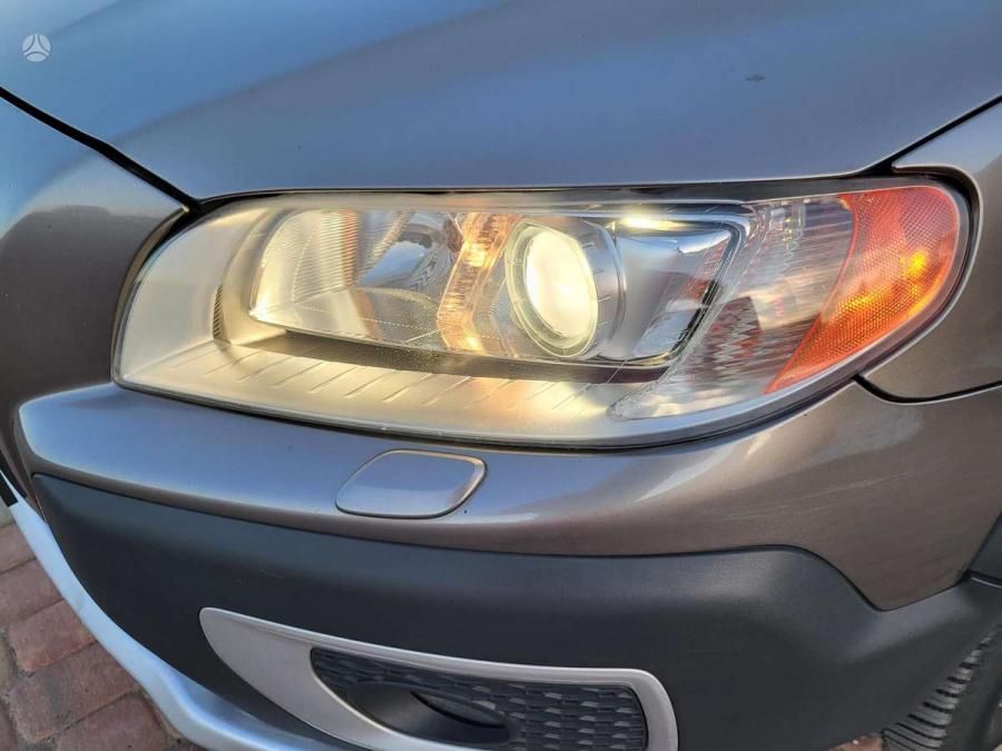 Brūns Volvo XC70 2008 Viļņa, ar dzinēja tilpumu 2.40 L un nobraukumu 290 tūkst. km par 6199 €, foto 20 vietnē AUTOMOTO.COM.LV