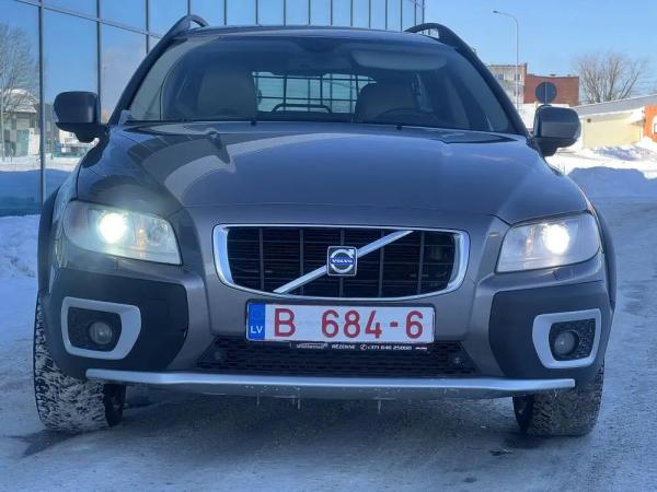 Brown Volvo XC70 2008 in Rezekne, with an engine capacity of 2.40 L and mileage of 328 thousand km for 4970 €, photo 1 on AUTOMOTO.COM.LV