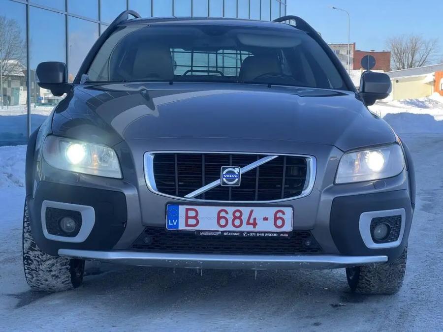 Brūns Volvo XC70 2008 Rēzekne, ar dzinēja tilpumu 2.40 L un nobraukumu 328 tūkst. km par 4970 €, foto 1 vietnē AUTOMOTO.COM.LV