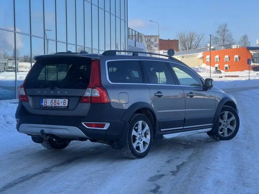Brūns Volvo XC70 2008 Rēzekne, ar dzinēja tilpumu 2.40 L un nobraukumu 328 tūkst. km par 4970 €, foto 6 vietnē AUTOMOTO.COM.LV