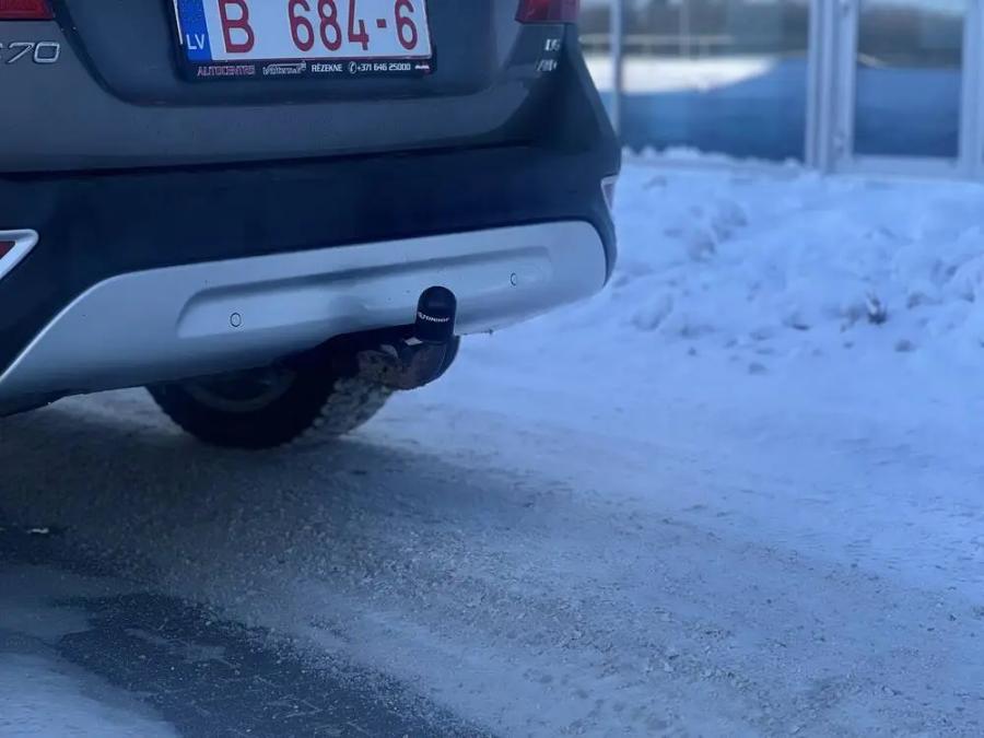 Brūns Volvo XC70 2008 Rēzekne, ar dzinēja tilpumu 2.40 L un nobraukumu 328 tūkst. km par 4970 €, foto 8 vietnē AUTOMOTO.COM.LV