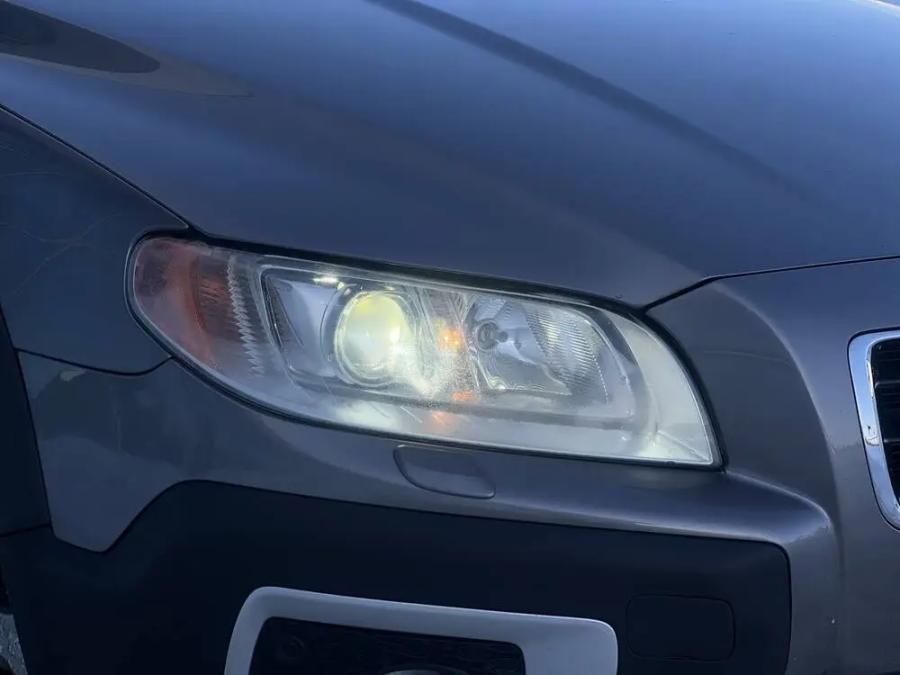Brūns Volvo XC70 2008 Rēzekne, ar dzinēja tilpumu 2.40 L un nobraukumu 328 tūkst. km par 4970 €, foto 9 vietnē AUTOMOTO.COM.LV