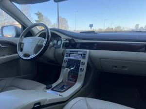 Brūns Volvo XC70 2008 Rēzekne, ar dzinēja tilpumu 2.40 L un nobraukumu 328 tūkst. km par 4970 €, foto 12 vietnē AUTOMOTO.COM.LV