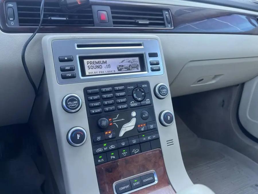 Brūns Volvo XC70 2008 Rēzekne, ar dzinēja tilpumu 2.40 L un nobraukumu 328 tūkst. km par 4970 €, foto 15 vietnē AUTOMOTO.COM.LV