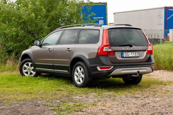 Brūns Volvo XC70 2008 Rīga, ar dzinēja tilpumu 2.40 L un nobraukumu 0 tūkst. km par 6495 €, foto 2 vietnē AUTOMOTO.COM.LV