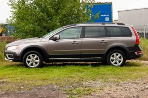Brūns Volvo XC70 2008 Rīga, ar dzinēja tilpumu 2.40 L un nobraukumu 0 tūkst. km par 6495 €, foto 9 vietnē AUTOMOTO.COM.LV