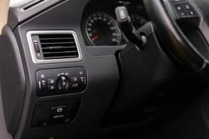 Brūns Volvo XC70 2008 Rīga, ar dzinēja tilpumu 2.40 L un nobraukumu 0 tūkst. km par 6495 €, foto 18 vietnē AUTOMOTO.COM.LV