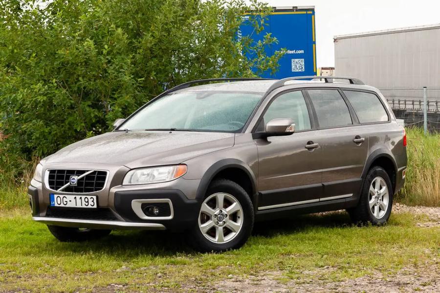 Brūns Volvo XC70 2008 Rīga, ar dzinēja tilpumu 2.40 L un nobraukumu 0 tūkst. km par 6495 €, foto 26 vietnē AUTOMOTO.COM.LV
