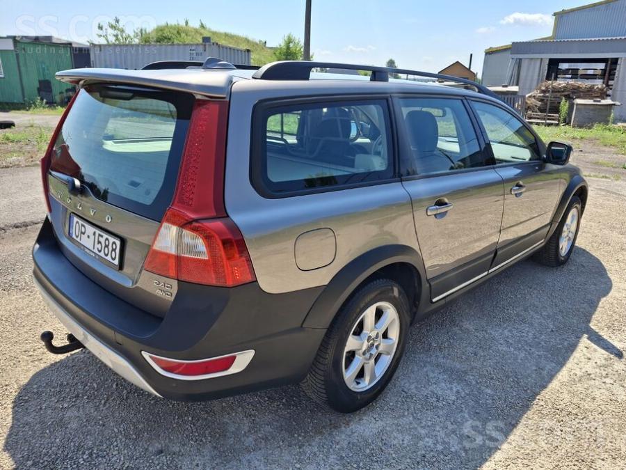 Brūns Volvo XC70 2008 Rīga, ar dzinēja tilpumu 2.40 L un nobraukumu 0 tūkst. km par 6670 €, foto 4 vietnē AUTOMOTO.COM.LV