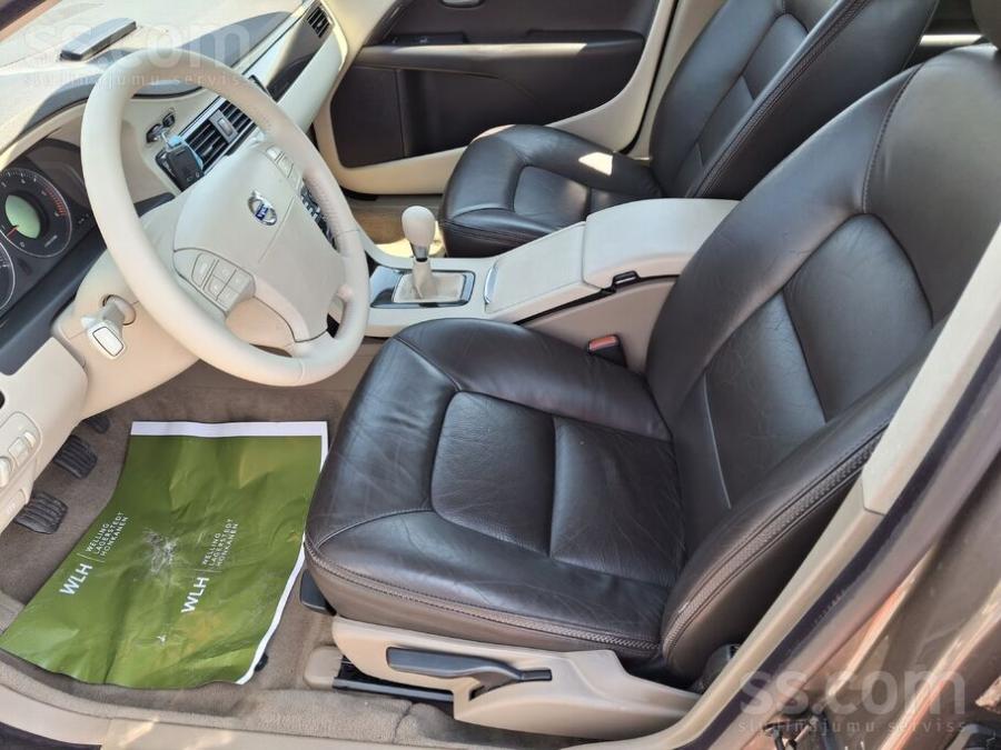 Brūns Volvo XC70 2008 Rīga, ar dzinēja tilpumu 2.40 L un nobraukumu 0 tūkst. km par 6670 €, foto 8 vietnē AUTOMOTO.COM.LV