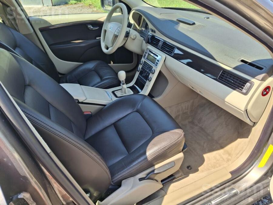 Brūns Volvo XC70 2008 Rīga, ar dzinēja tilpumu 2.40 L un nobraukumu 0 tūkst. km par 6670 €, foto 13 vietnē AUTOMOTO.COM.LV