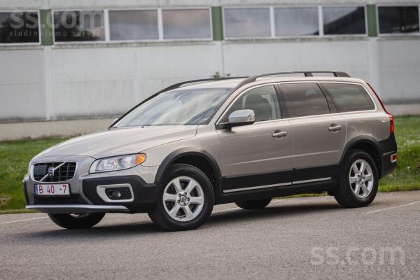 Brown Volvo XC70 2008 in Tukums, with an engine capacity of 2.40 L and mileage of 290 thousand km for 6790 €, photo 2 on AUTOMOTO.COM.LV