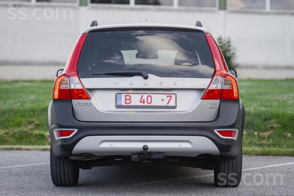 Brown Volvo XC70 2008 in Tukums, with an engine capacity of 2.40 L and mileage of 290 thousand km for 6790 €, photo 10 on AUTOMOTO.COM.LV