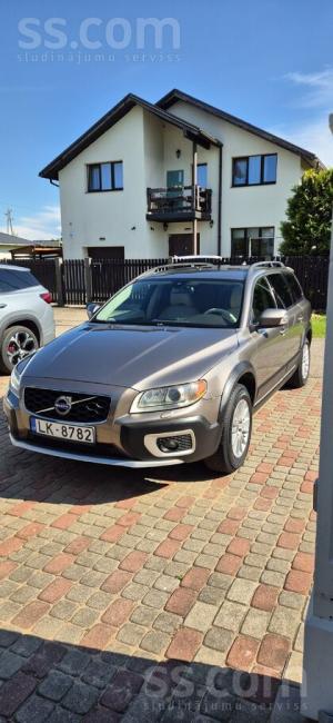 Brūns Volvo XC70 2008 Rīga, ar dzinēja tilpumu 2.40 L un nobraukumu 343 tūkst. km par 4300 €, foto  vietnē AUTOMOTO.COM.LV