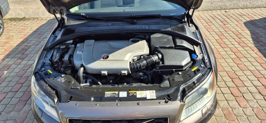 Brūns Volvo XC70 2008 Rīga, ar dzinēja tilpumu 2.40 L un nobraukumu 343 tūkst. km par 4300 €, foto 4 vietnē AUTOMOTO.COM.LV