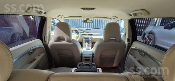 Brown Volvo XC70 2008 in Riga, with an engine capacity of 2.40 L and mileage of 343 thousand km for 4300 €, photo 4 on AUTOMOTO.COM.LV