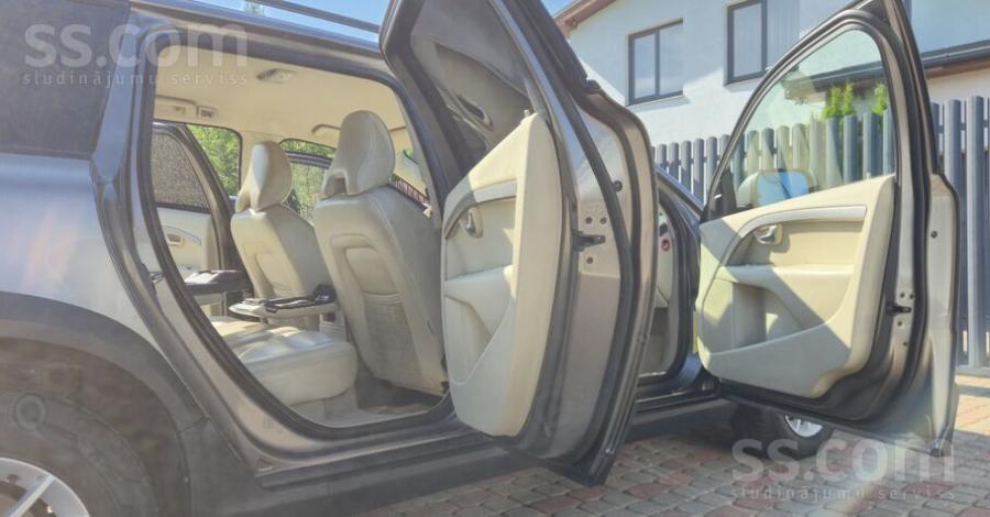 Brūns Volvo XC70 2008 Rīga, ar dzinēja tilpumu 2.40 L un nobraukumu 343 tūkst. km par 4300 €, foto 10 vietnē AUTOMOTO.COM.LV