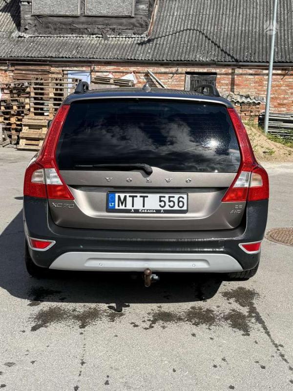 Brown Volvo XC70 2008 in Kaunas, with an engine capacity of 2.40 L and mileage of 335 thousand km for 5600 €, photo 5 on AUTOMOTO.COM.LV